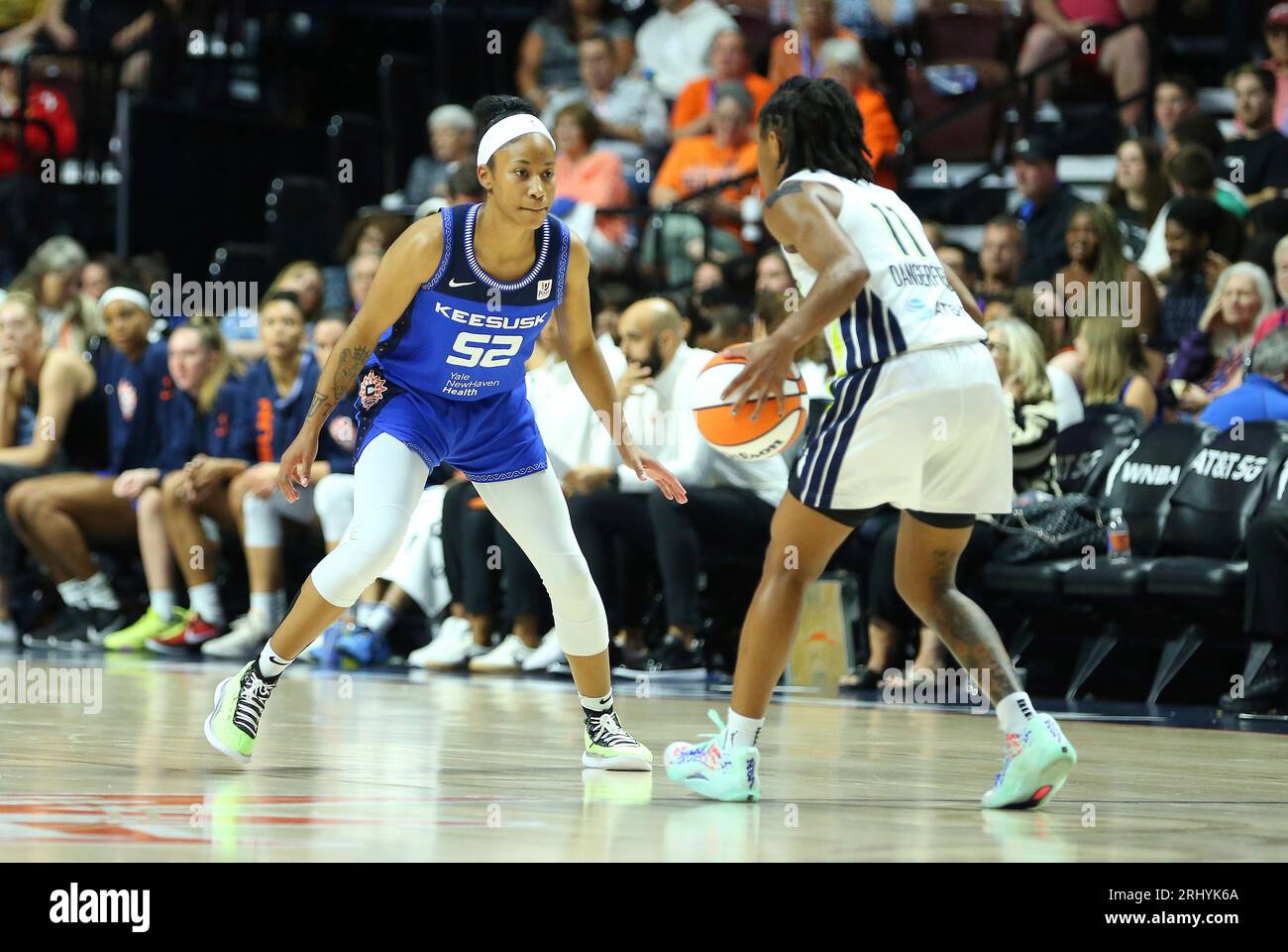 UNCASVILLE, CT - AUGUST 18: Connecticut Sun guard Tyasha Harris (52 ...