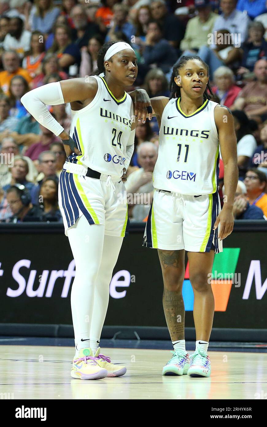 UNCASVILLE, CT - AUGUST 18: Dallas Wings guard Arike Ogunbowale (24 ...