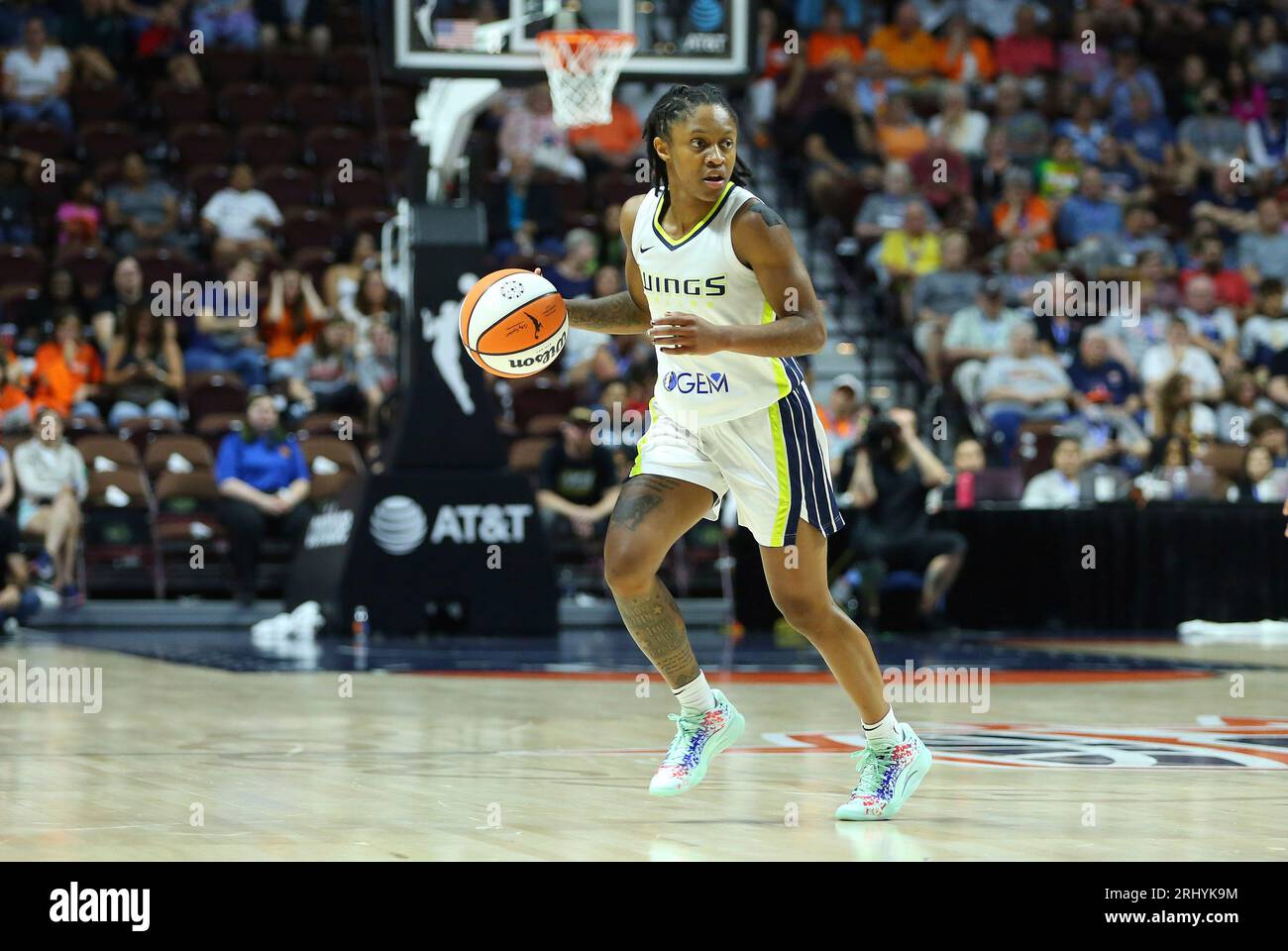 UNCASVILLE, CT - AUGUST 18: Dallas Wings guard Crystal Dangerfield (11 ...
