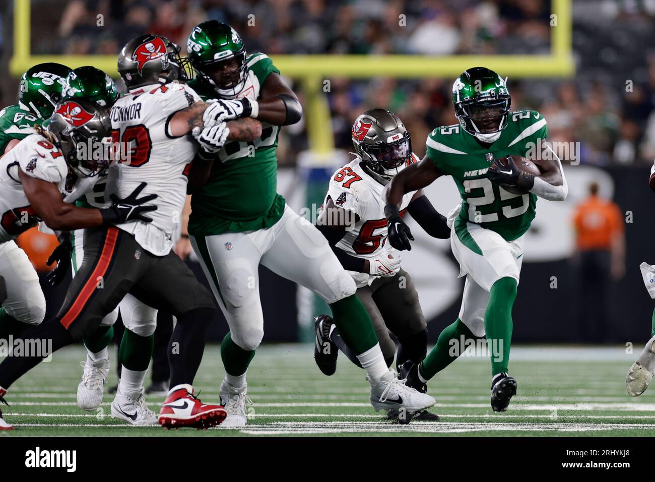 New York Jets' Israel Abanikanda (25) rushes during the second half of ...