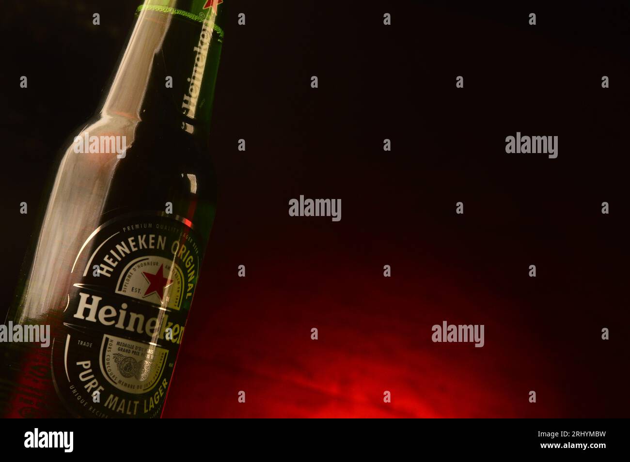 Heineken beer drinking hi-res stock photography and images - Alamy