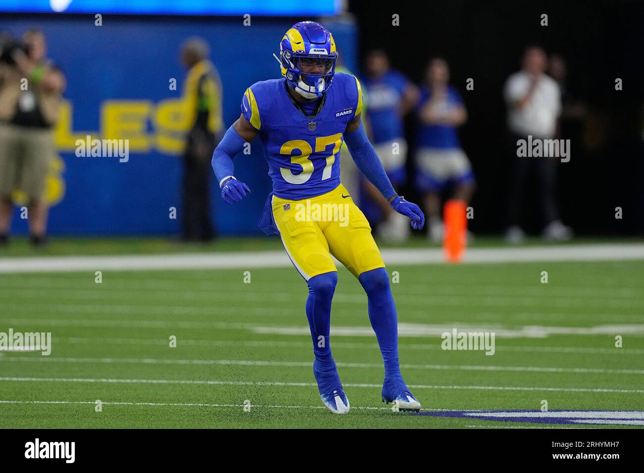 Los Angeles Rams safety Quentin Lake defends during the first half of a ...