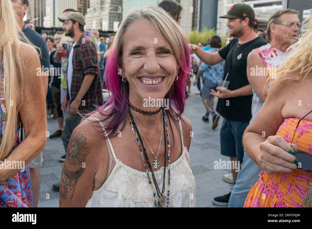 Smoke dance new york hi-res stock photography and images - Alamy