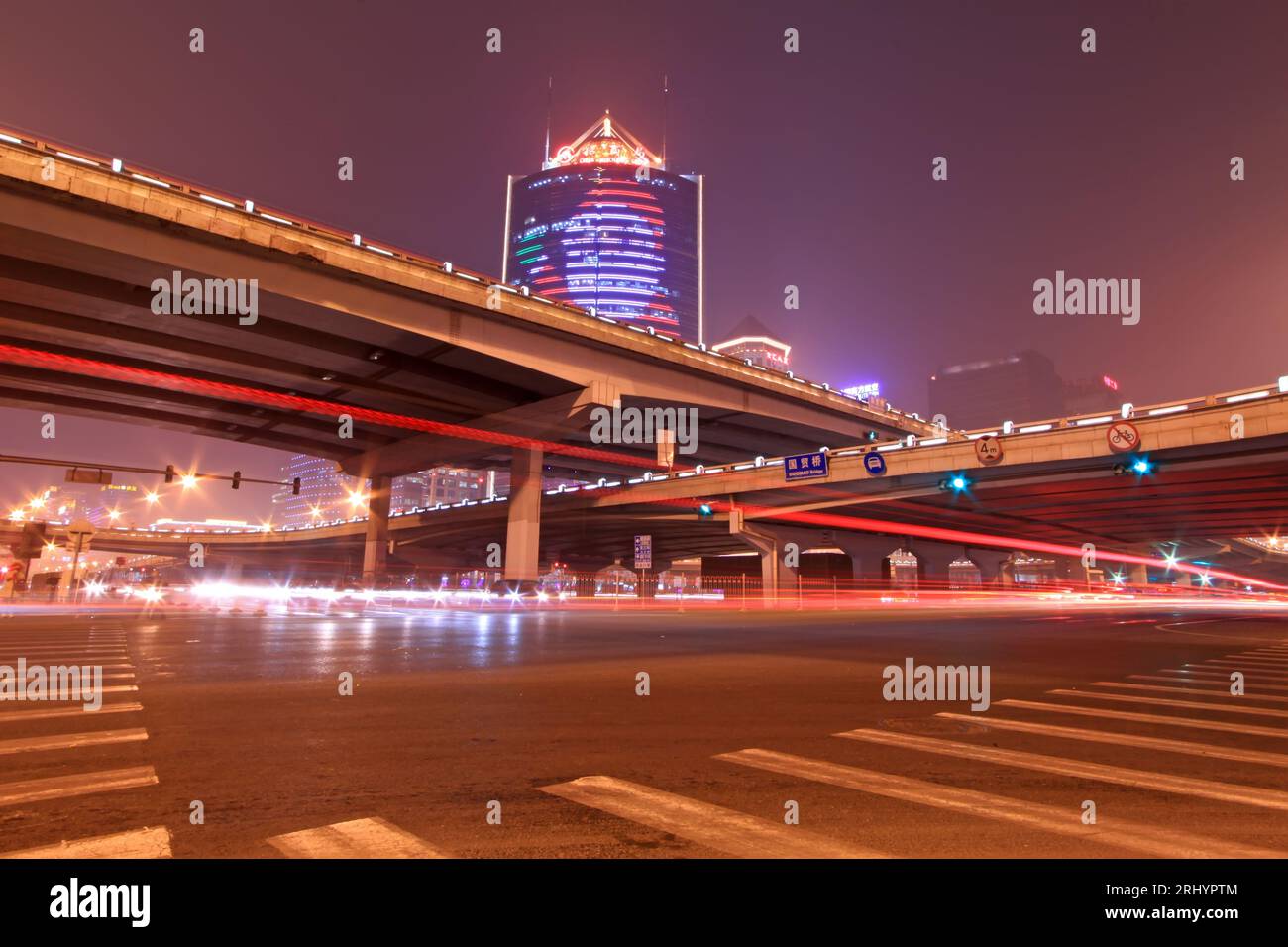 Night city traffic overpass viaduct hi-res stock photography and images ...
