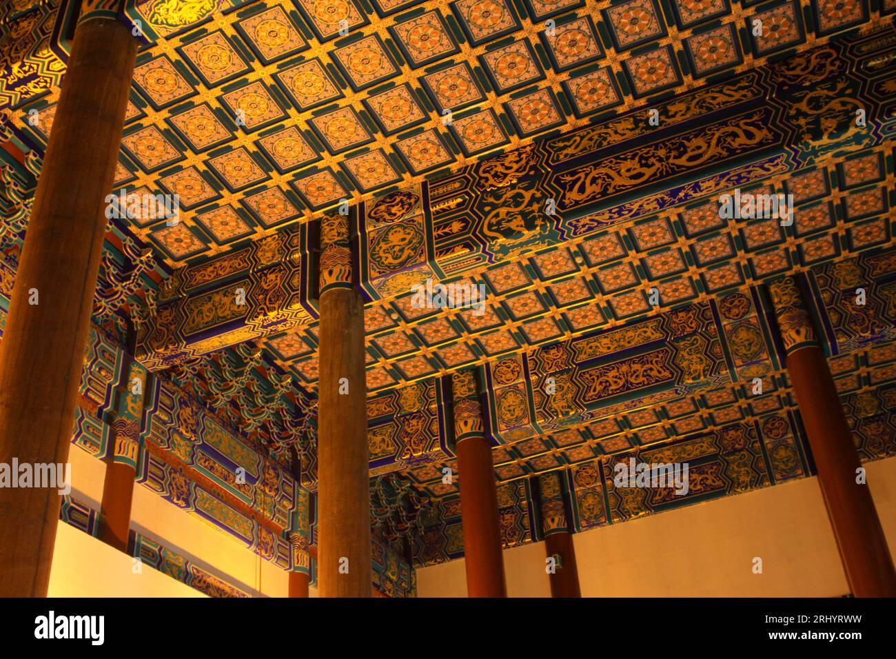 Chinese ancient buildings temples hi-res stock photography and images ...