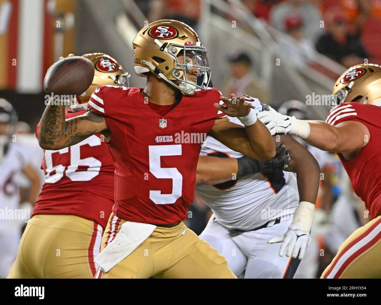 Trey lance 49ers hi-res stock photography and images - Alamy
