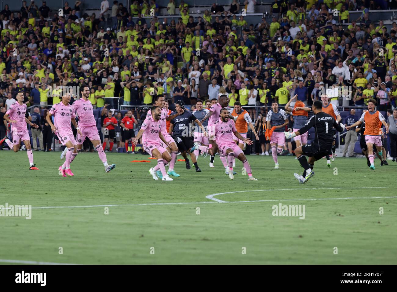 NASHVILLE, TN - AUGUST 19: Inter Miami runs to celebrate after Inter ...