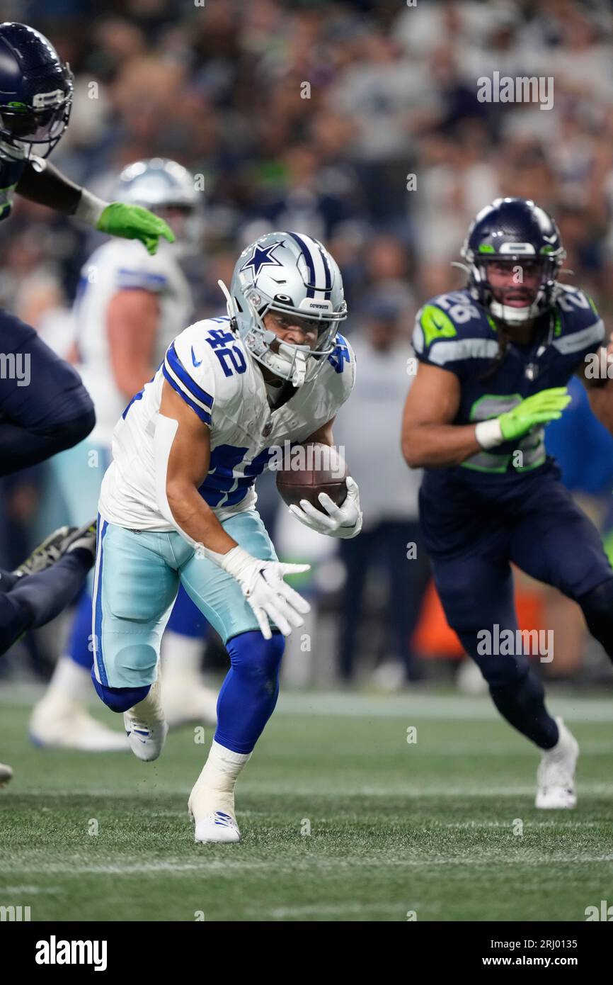 Dallas Cowboys running back Deuce Vaughn (42) runs with the ball and ...