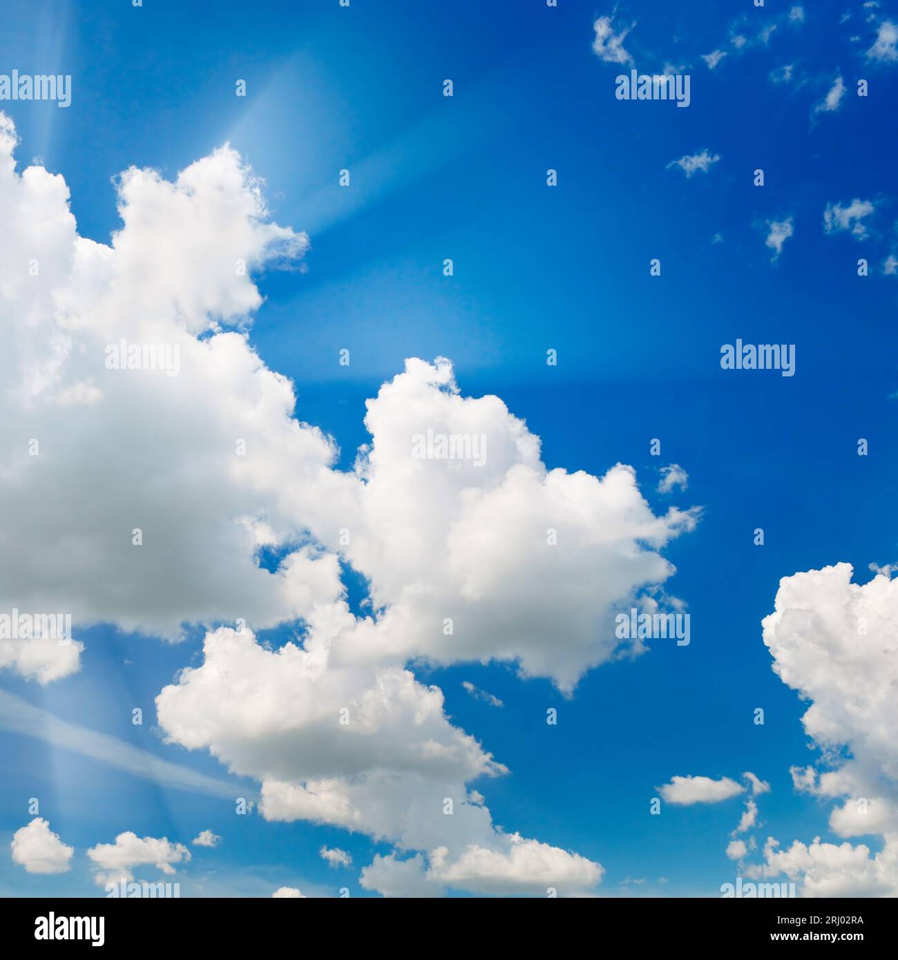 Cloudscape blue sky sun hi-res stock photography and images - Alamy