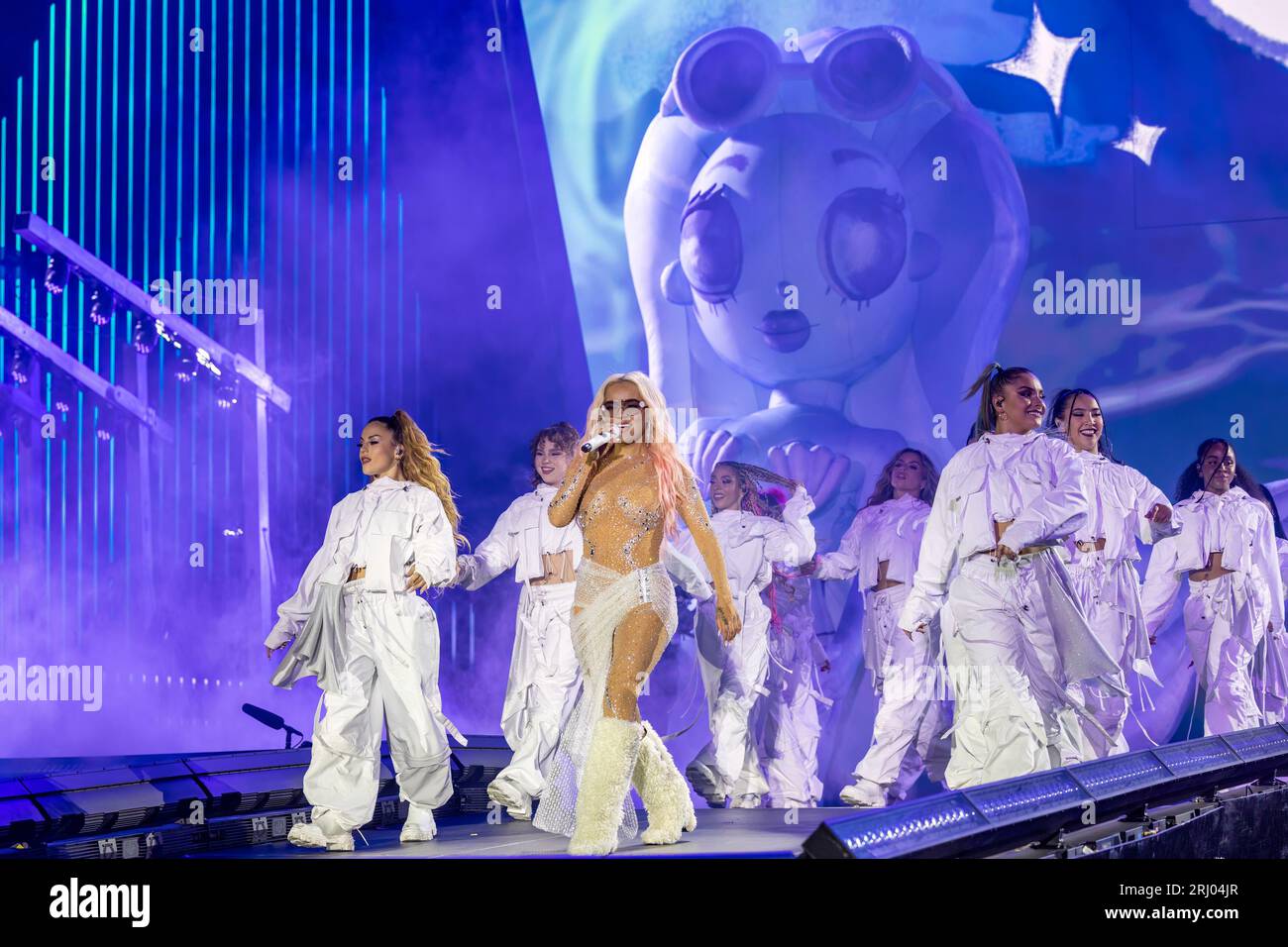 Manana sera bonito live karol g hi-res stock photography and images - Alamy