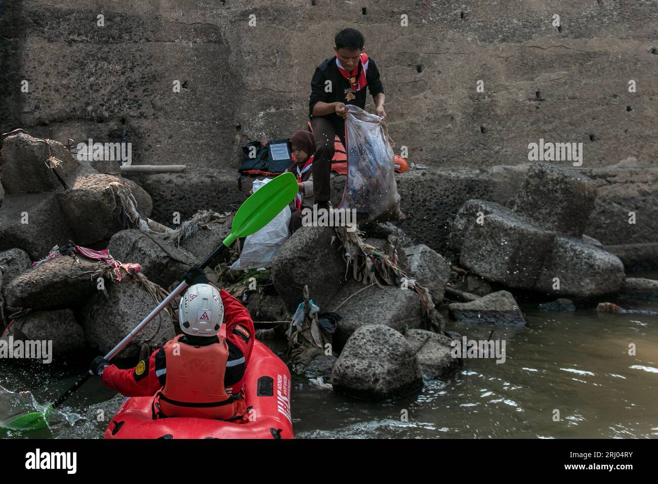 A Day to Clean Up the River from Trash Stock Photo - Alamy