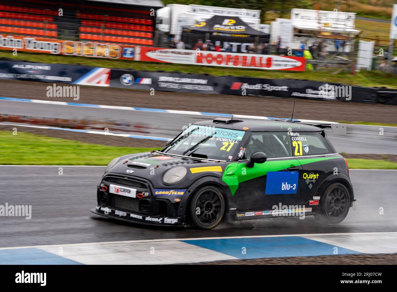 The Vertu Motors MINI CHALLENGE Knockhill 2023 Stock Photo - Alamy