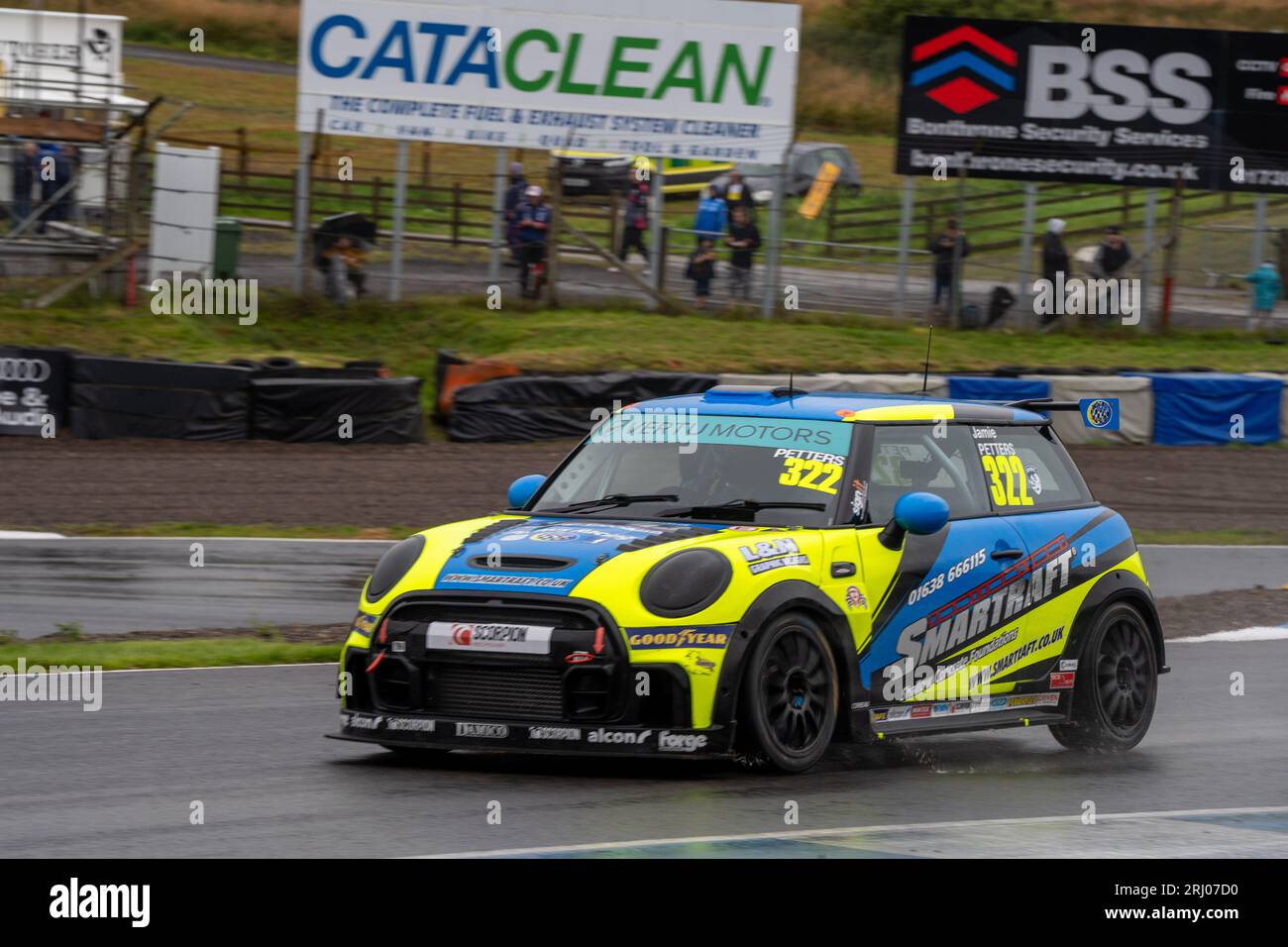 The Vertu Motors MINI CHALLENGE Knockhill 2023 Stock Photo - Alamy