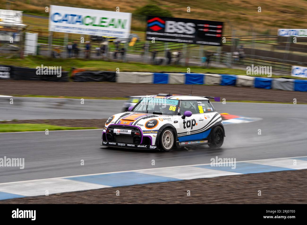 The vertu motors mini challenge knockhill 2023 hi-res stock photography ...