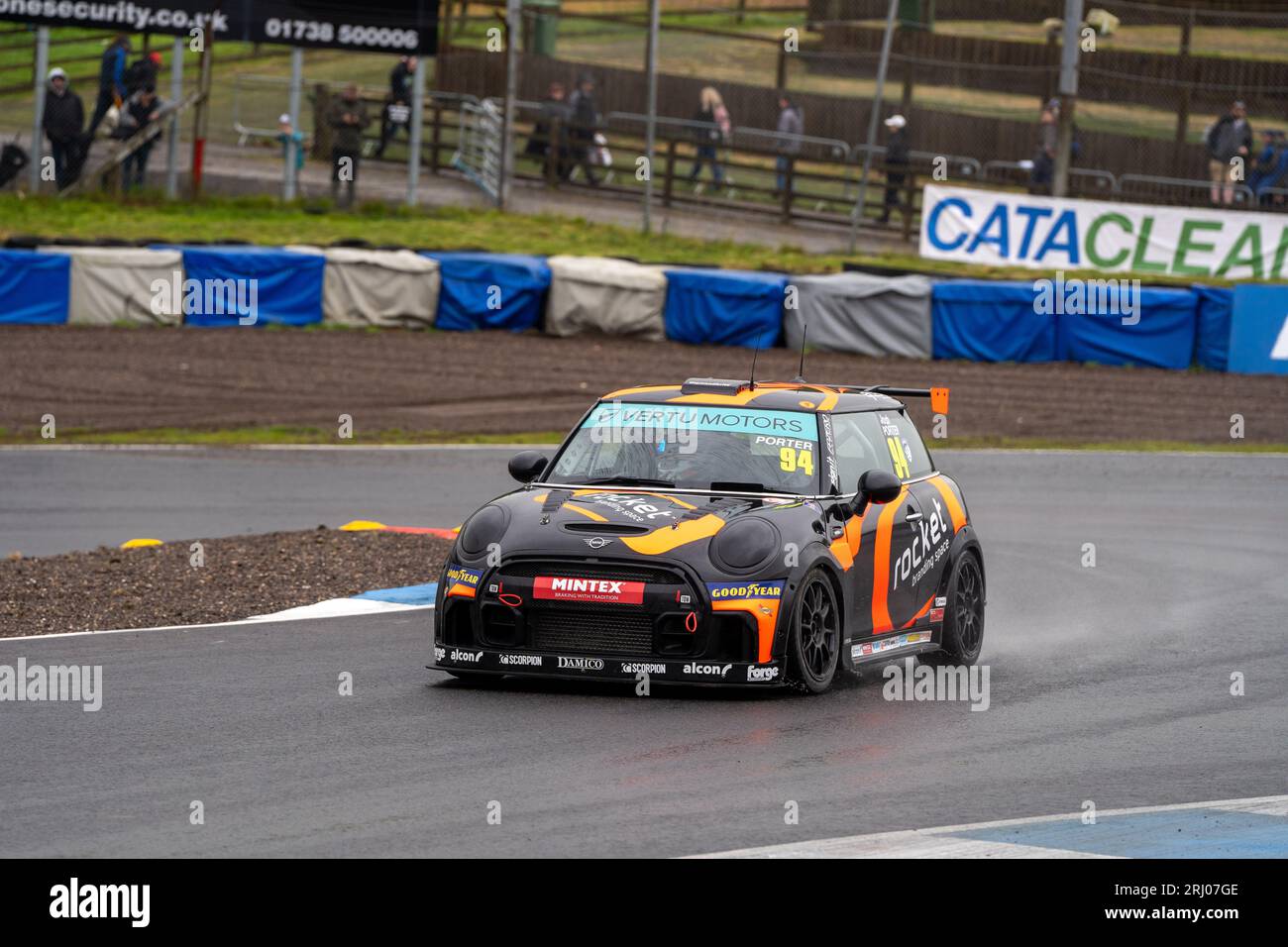 The Vertu Motors MINI CHALLENGE Knockhill 2023 Stock Photo - Alamy