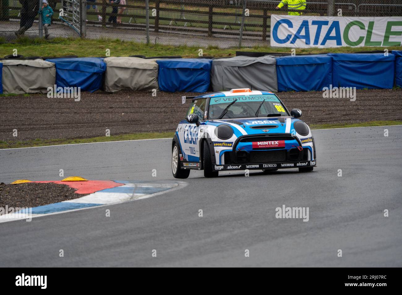 The vertu motors mini challenge knockhill 2023 hi-res stock photography ...
