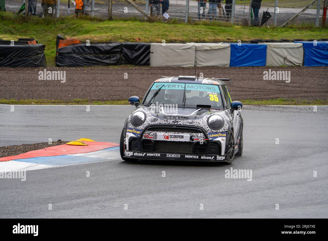 The Vertu Motors MINI CHALLENGE Knockhill 2023 Stock Photo - Alamy