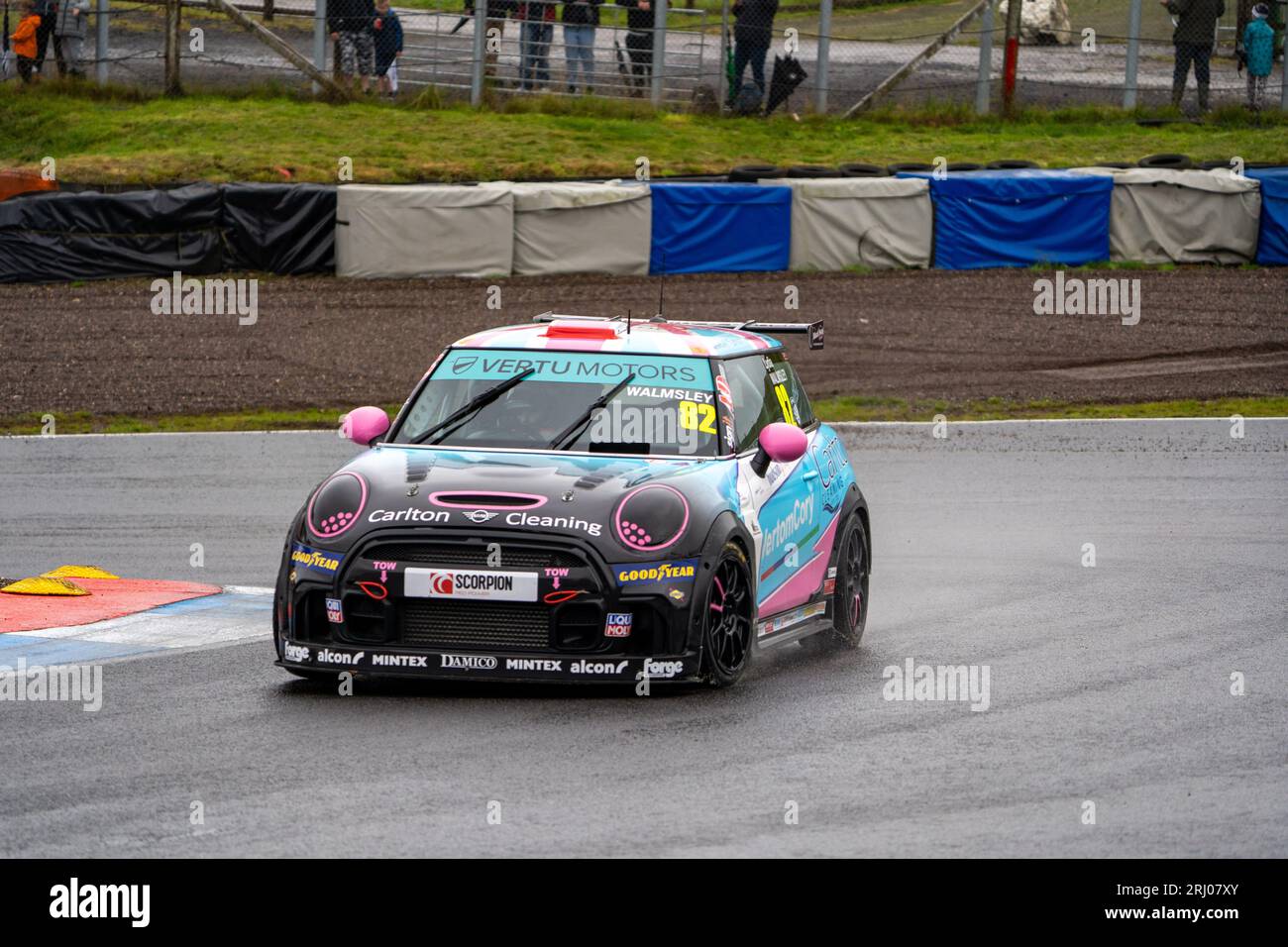 The Vertu Motors MINI CHALLENGE Knockhill 2023 Stock Photo - Alamy