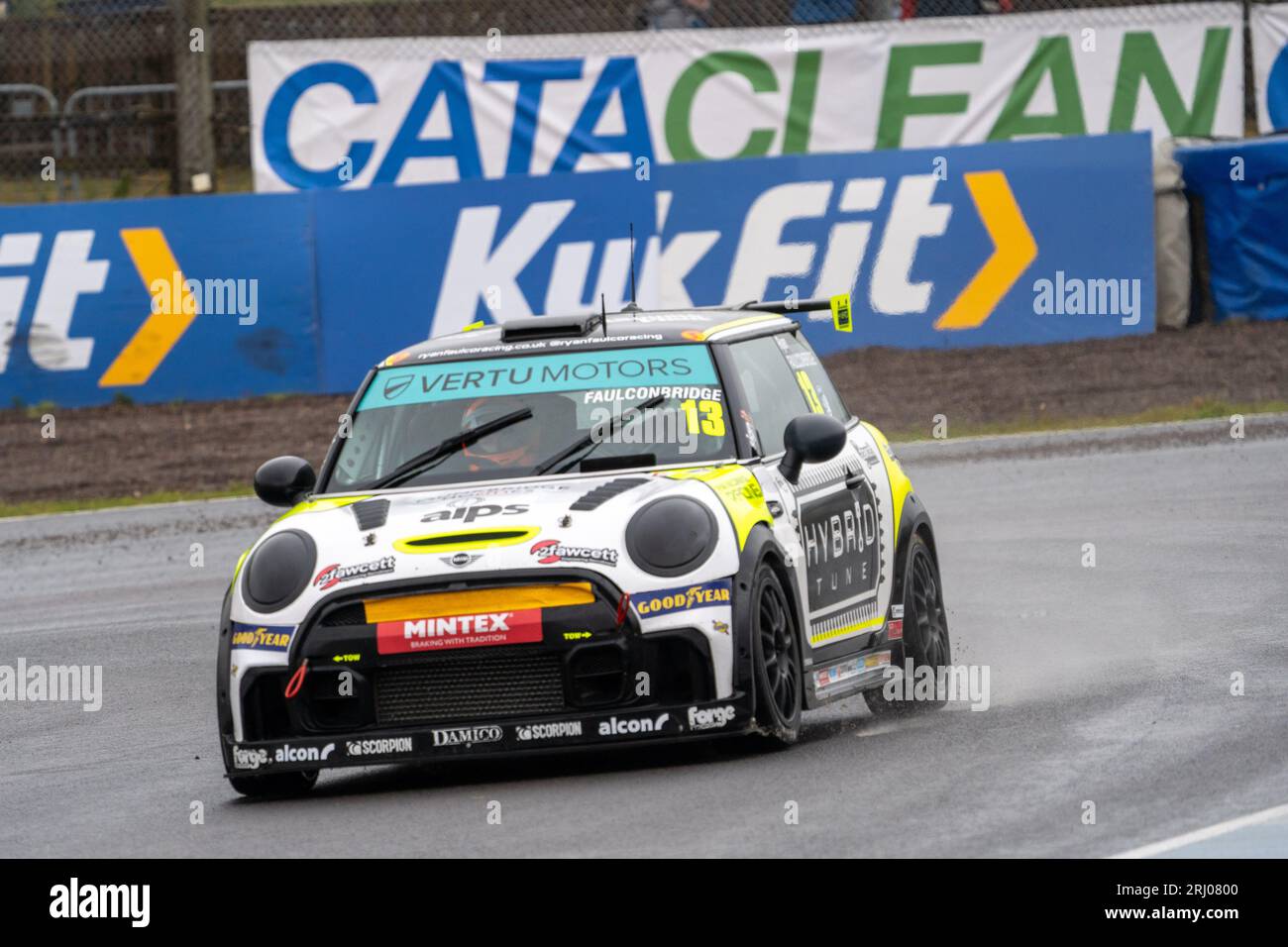 The vertu motors mini challenge knockhill 2023 hi-res stock photography ...