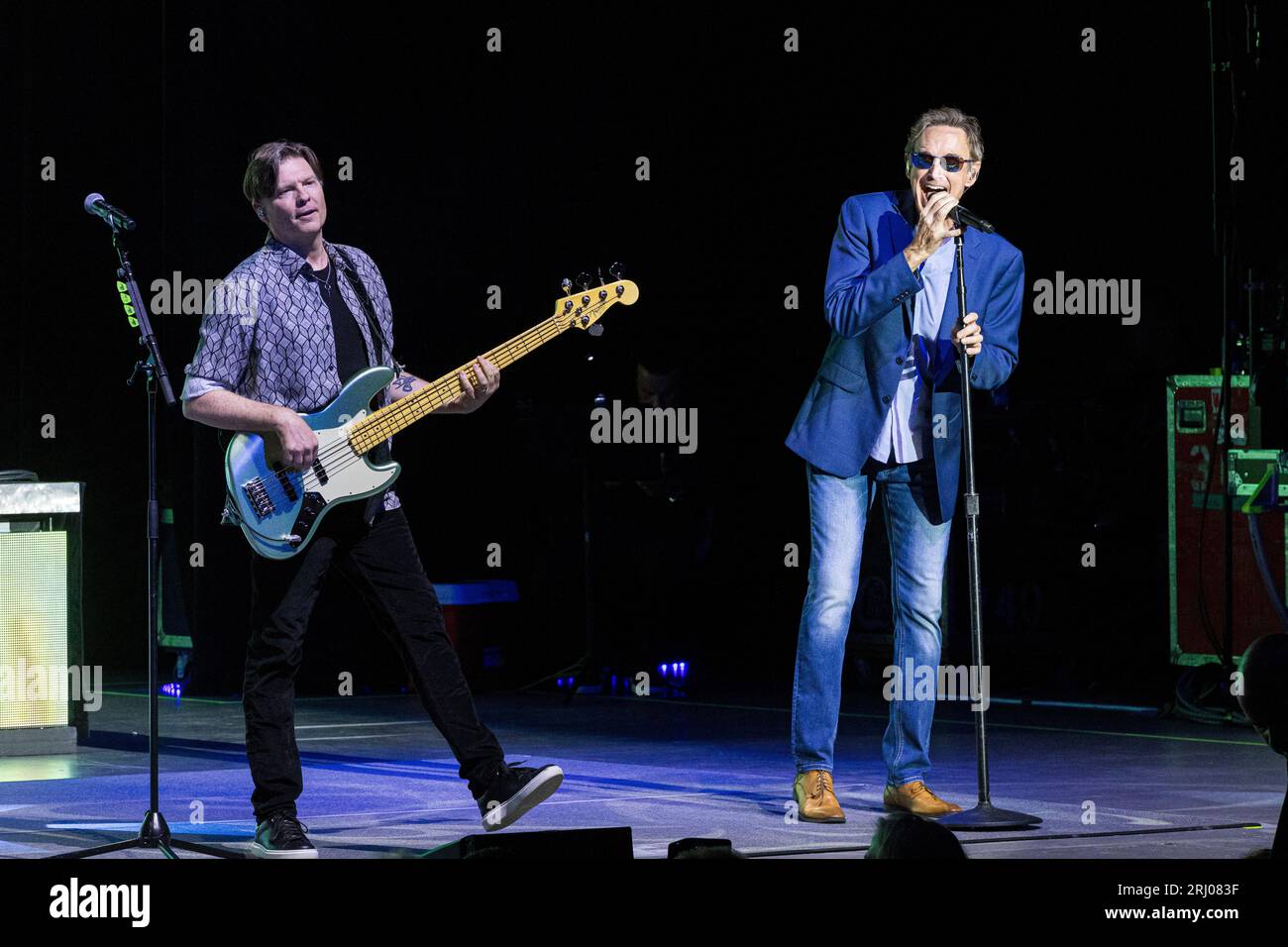 Eric Baines, left and Neil Donell, of Chicago, perform on Saturday, Aug ...