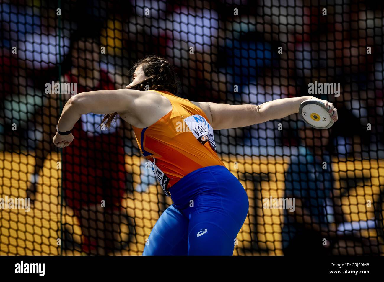 BUDAPEST - Jorinde van Klinken in action on the discus during the ...