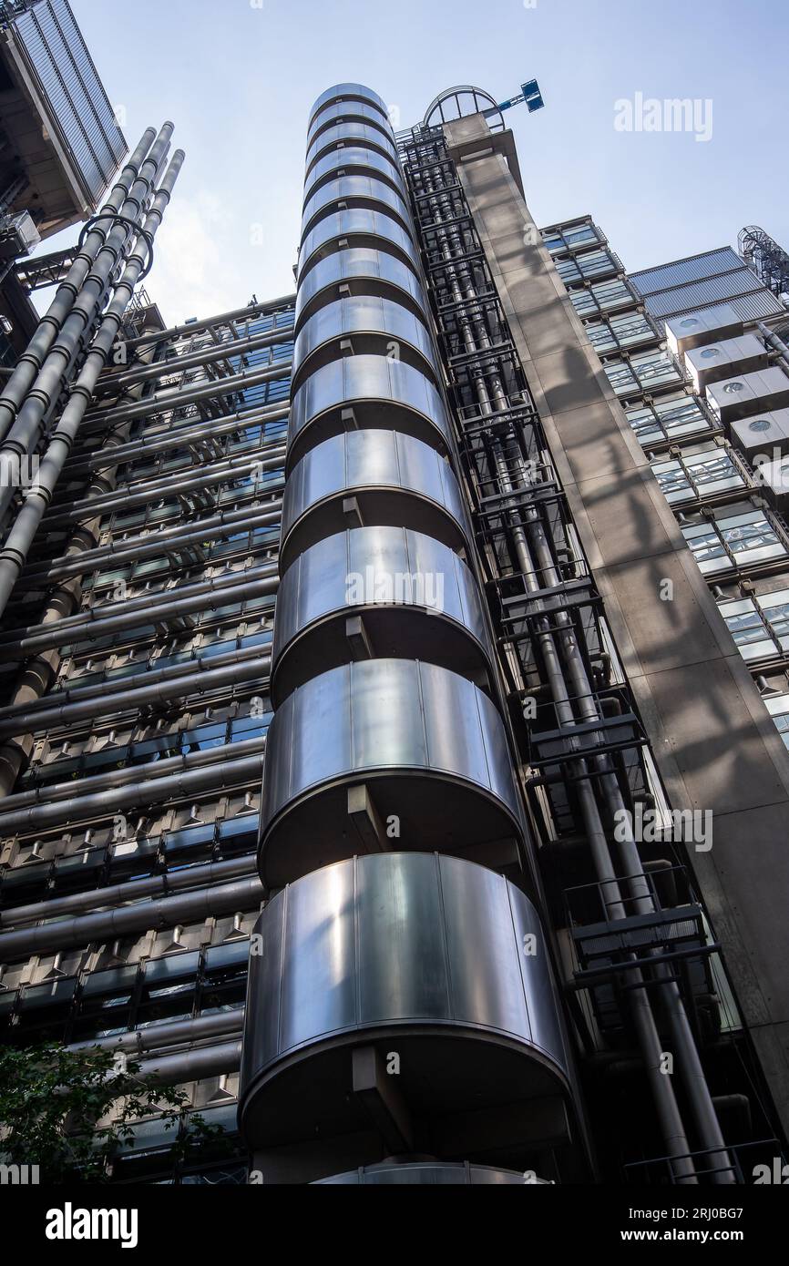 London, UK. 10th August, 2023. The iconic steel structure of the Lloyds ...