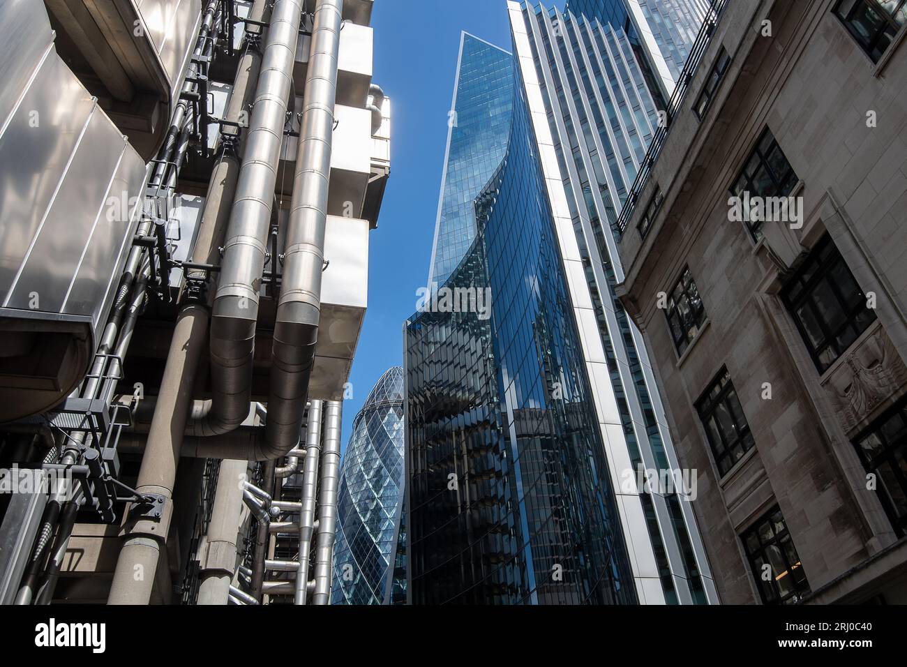 London, UK. 10th August, 2023. The iconic steel structure of the Lloyds ...