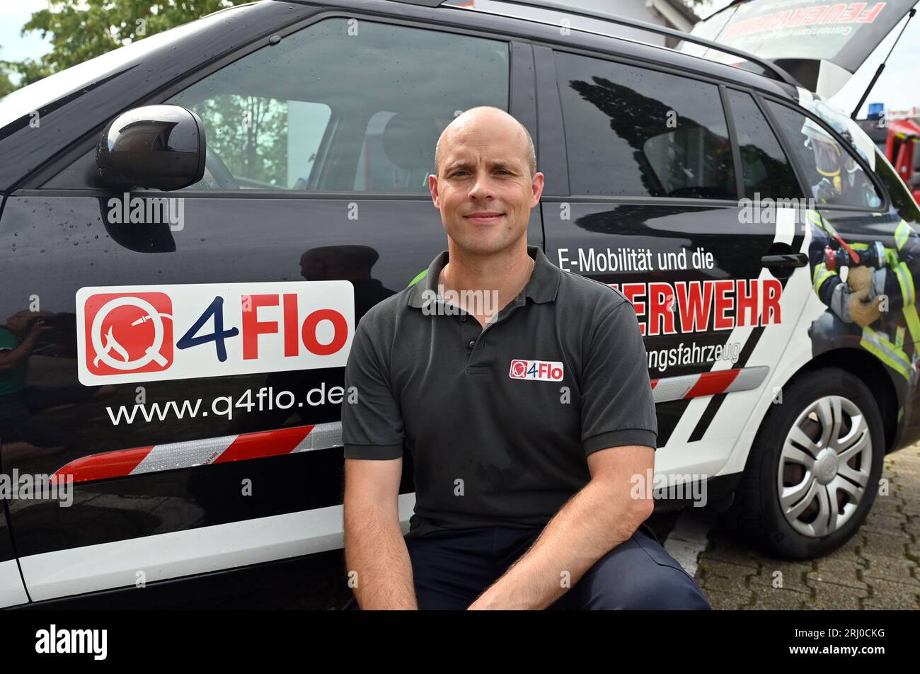 Live fire training exercises hi-res stock photography and images - Alamy