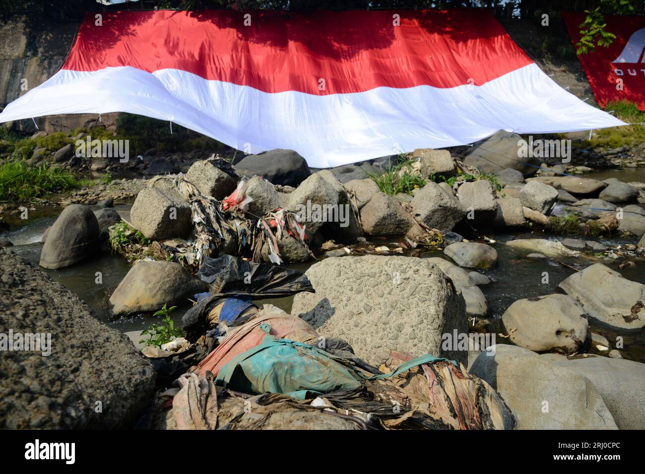 Bogor, West Java, Indonesia. 20th Aug, 2023. Garbage seen between rocks ...