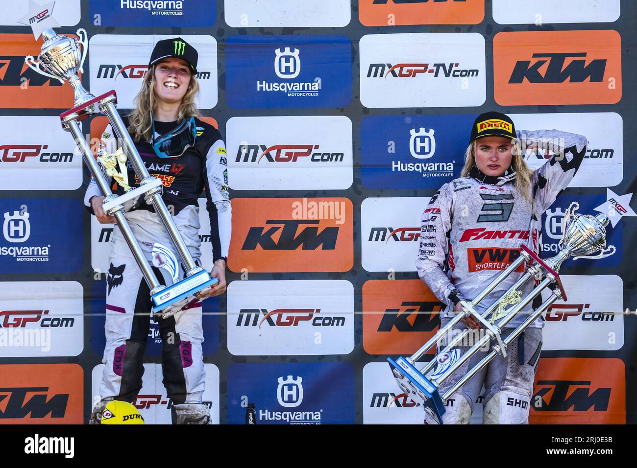 ARNHEM - Winner Lotte van Drunen and Lynn Valk (r) (third) during the ...