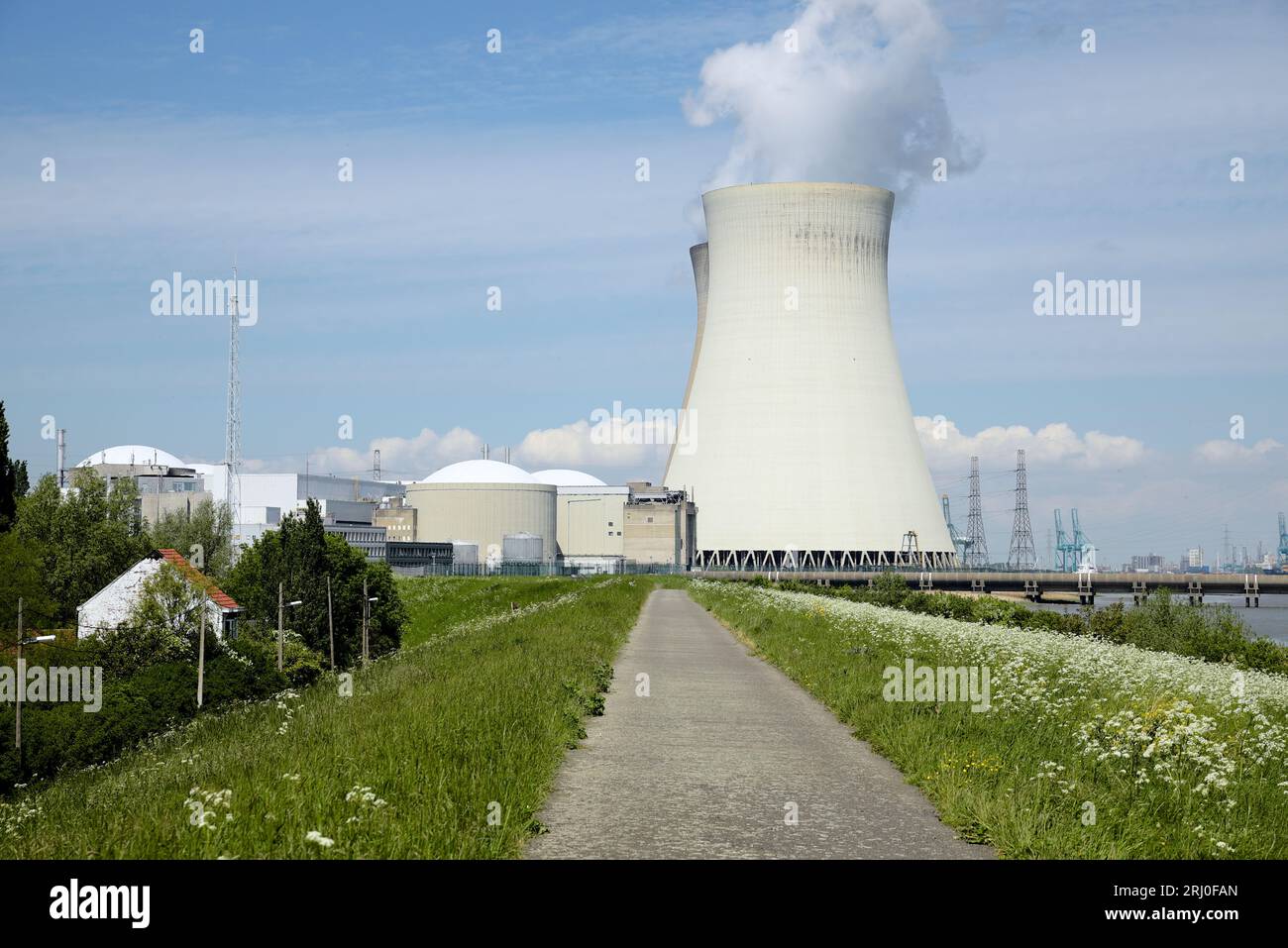 The nuclear power station of the ghost town of Doel, which has recently ...