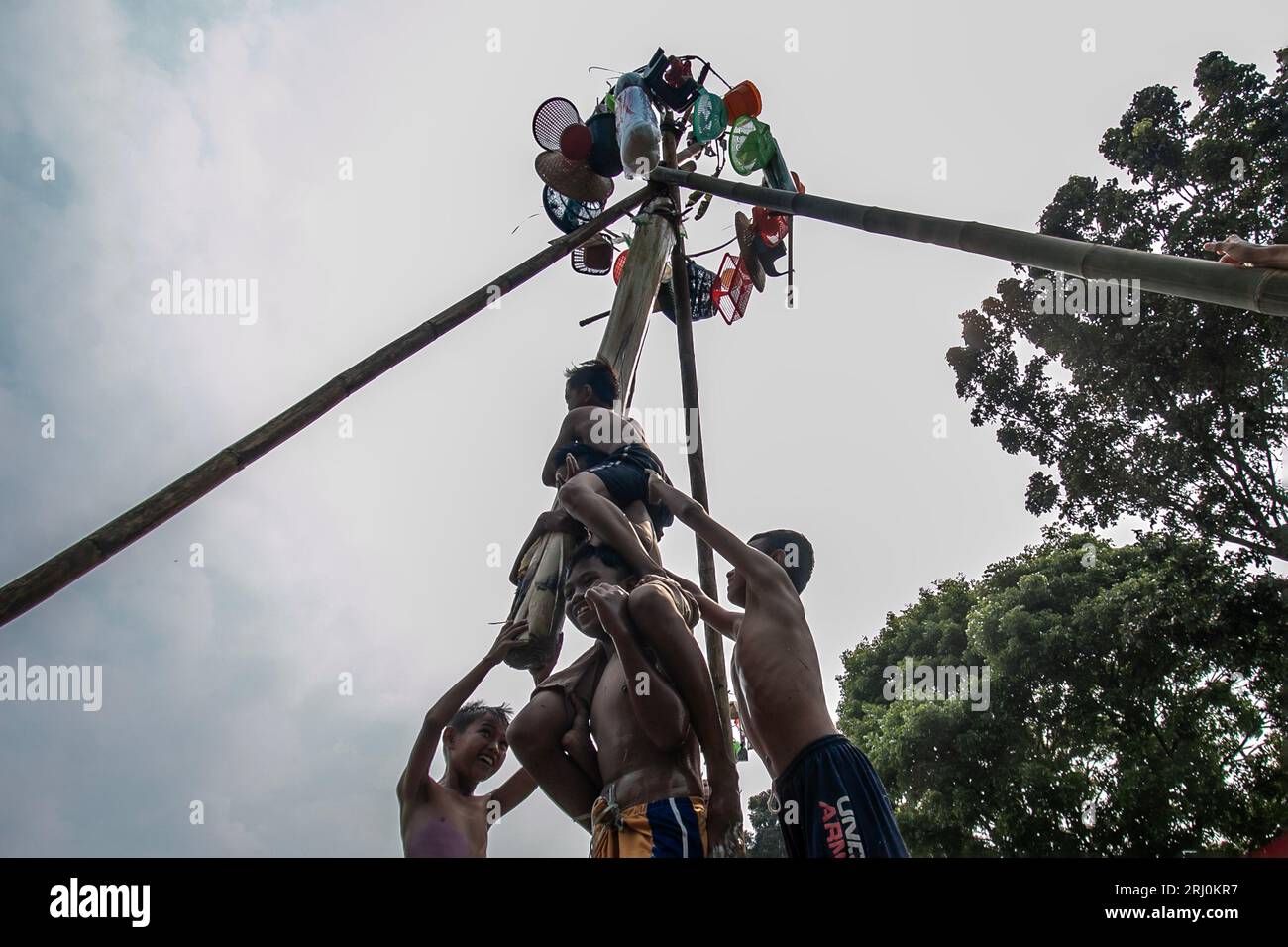 Panjat pinang hi-res stock photography and images - Alamy