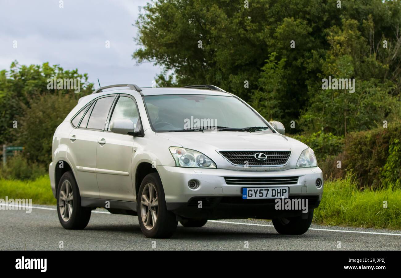 Modern lexus hi-res stock photography and images - Alamy