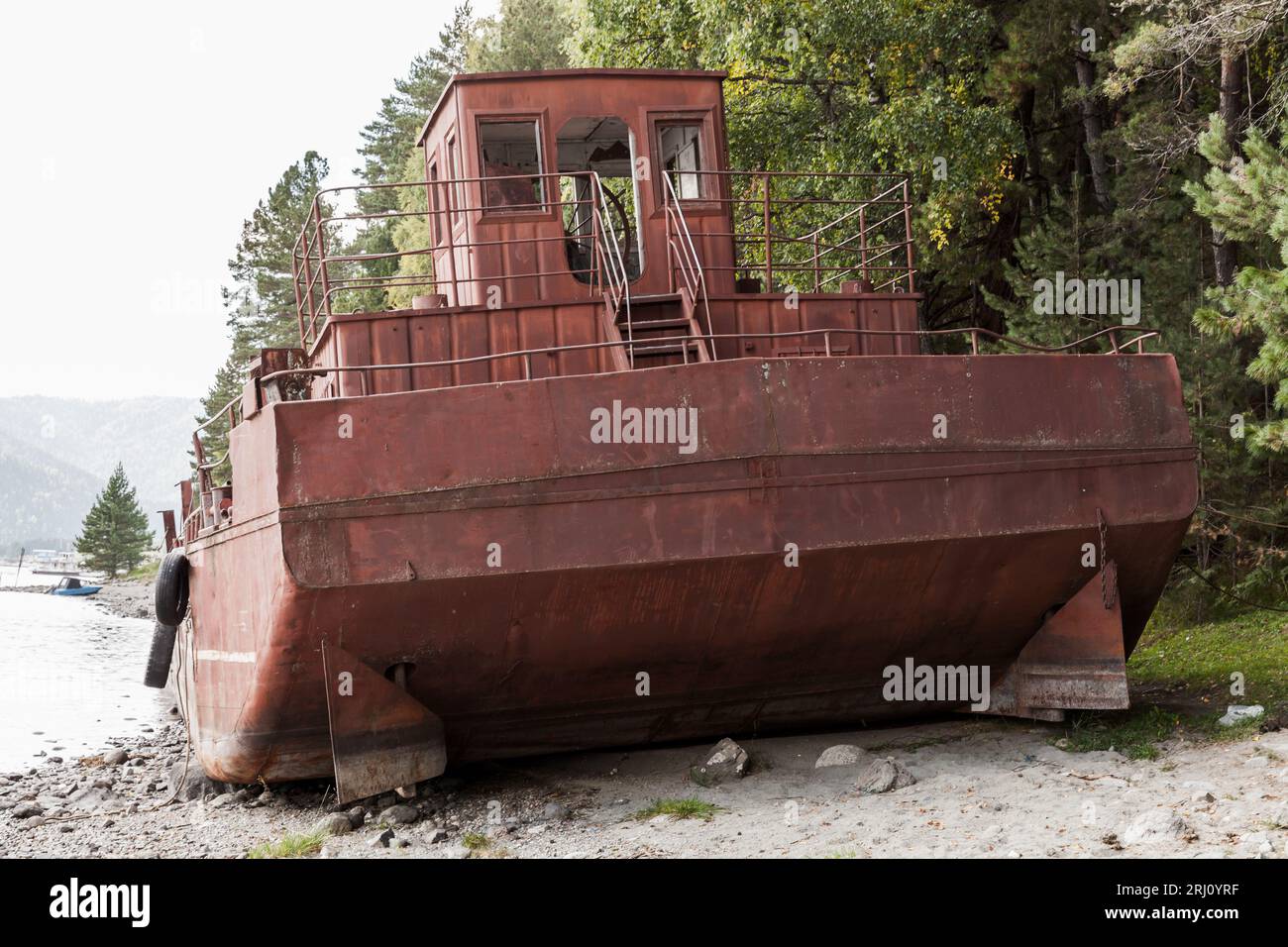 Barge rust rusty wreck hi-res stock photography and images - Alamy