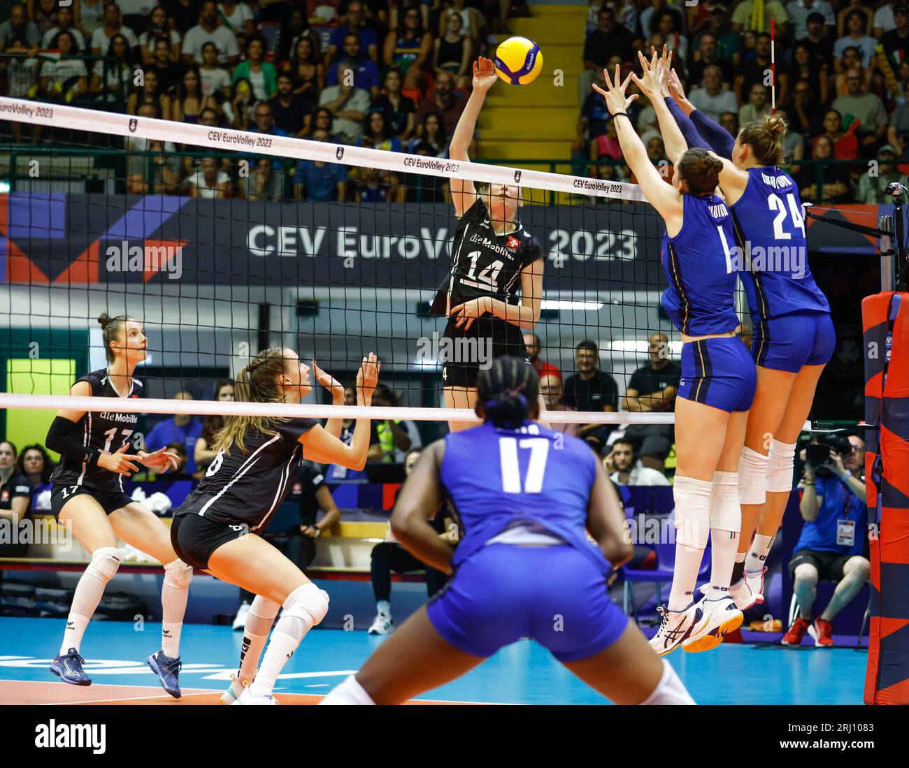 Novara and Inter U23 players in action during the Serie C 2025/26 ...