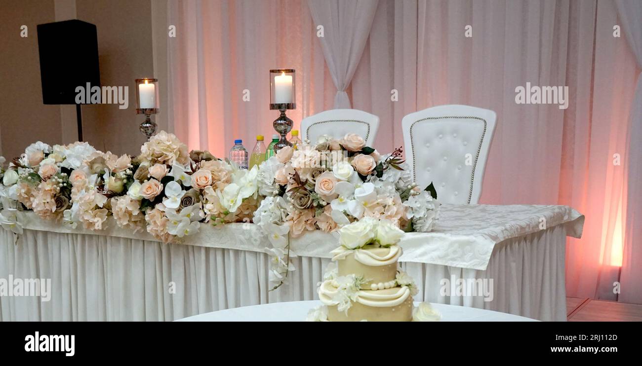 Table setting bride groom hi-res stock photography and images - Alamy