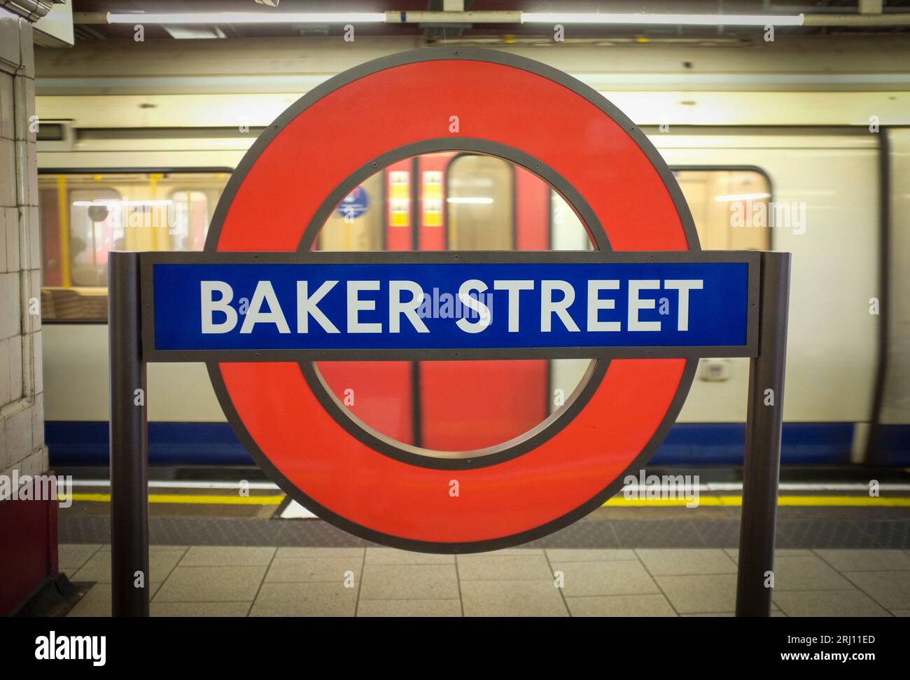 Baker st tube hi-res stock photography and images - Alamy