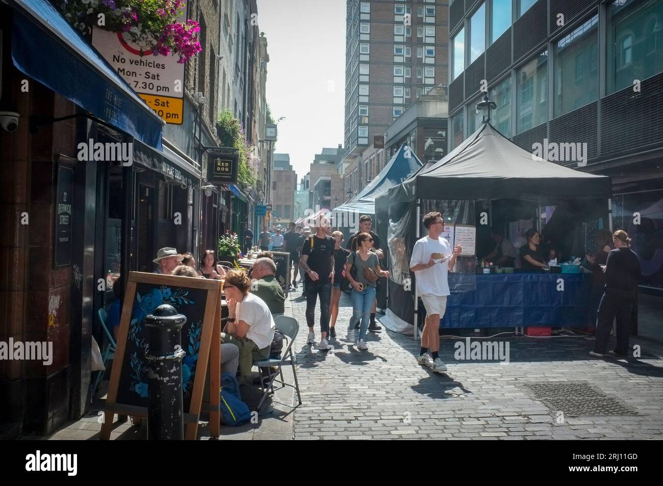Street Food stalls at Berwick Street Market, Soho, London, uk Stock ...