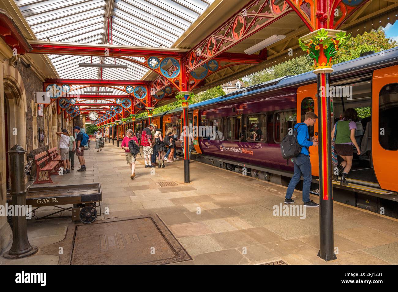 Great Malvern railway station Stock Photo - Alamy