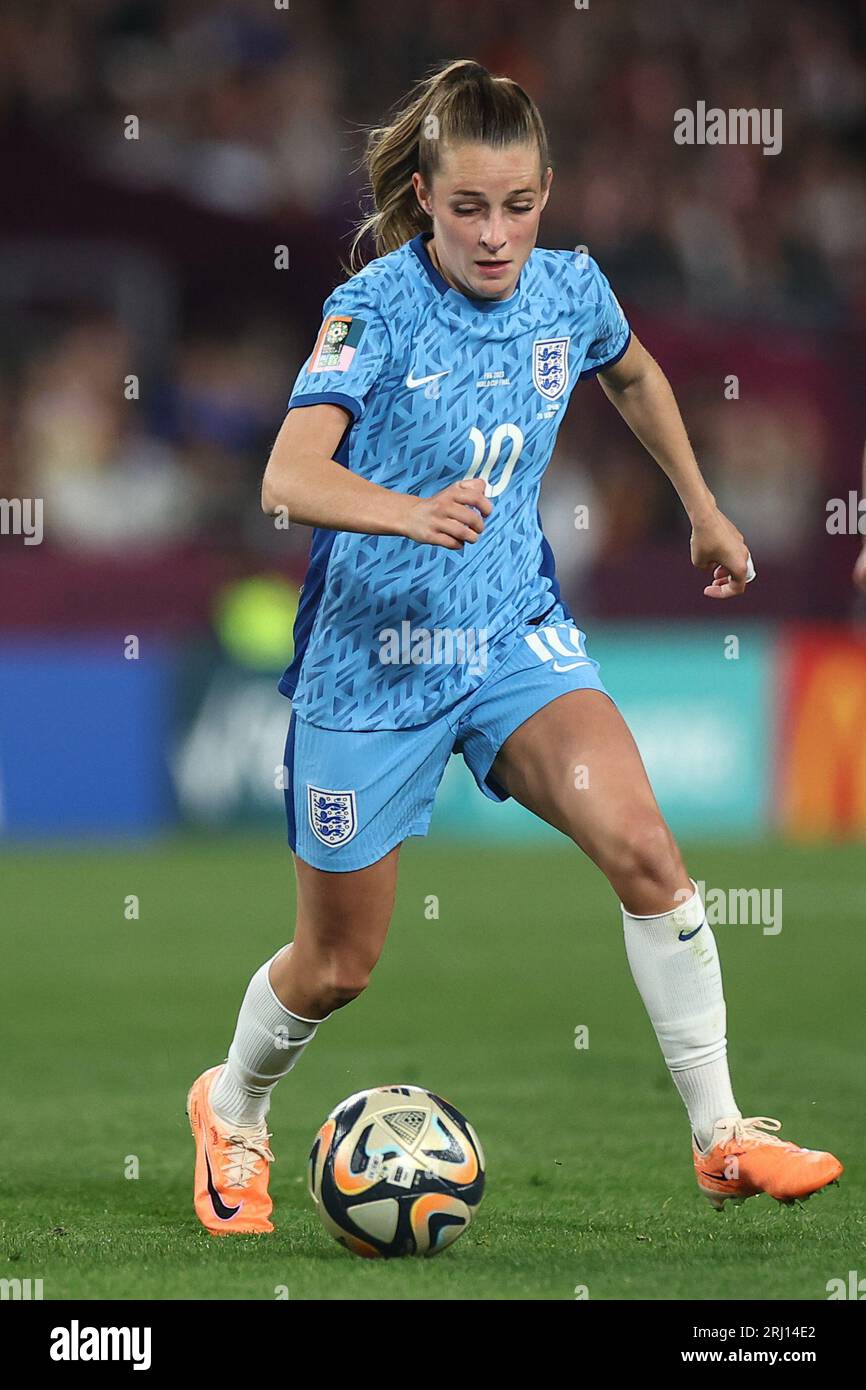 Ella Toone #10 of England breaks with the ball during the FIFA Women's ...
