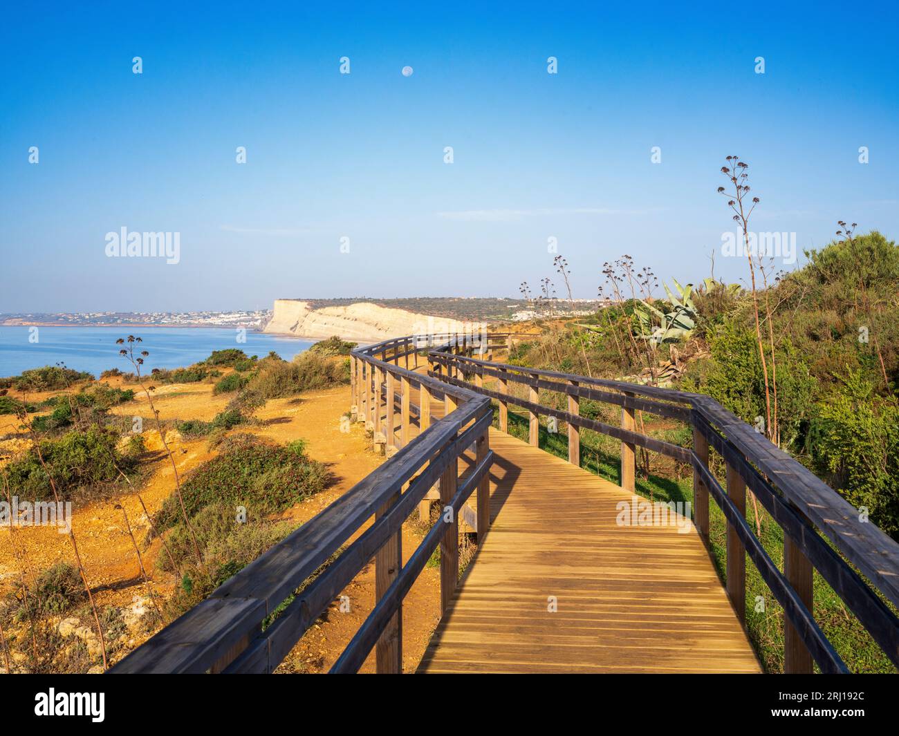 Praia do camilo boardwalk algarve hi-res stock photography and images ...