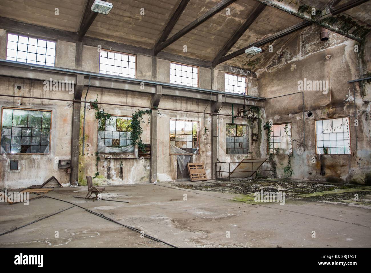 Maze of pipes hi-res stock photography and images - Alamy