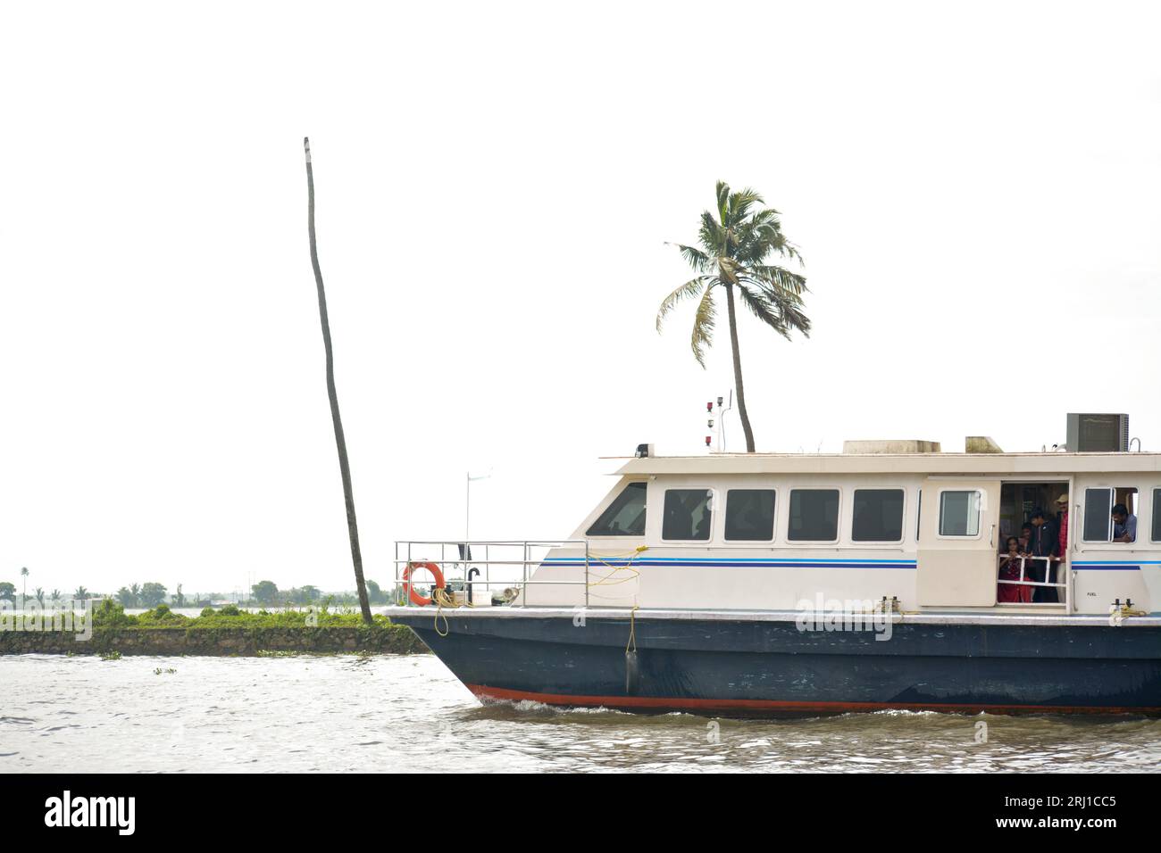 Alleppey House boats floating in kerala lake Stock Photo - Alamy