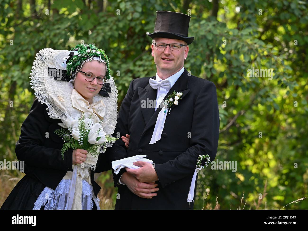 Burg, Germany. 20th Aug, 2023. Aline and Stefan wear a Sorbian-Wendish ...