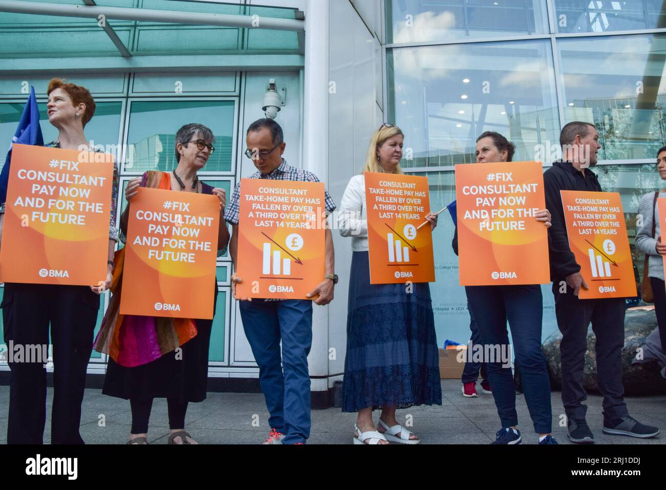 England hospital logo symbol uk hi-res stock photography and images - Alamy