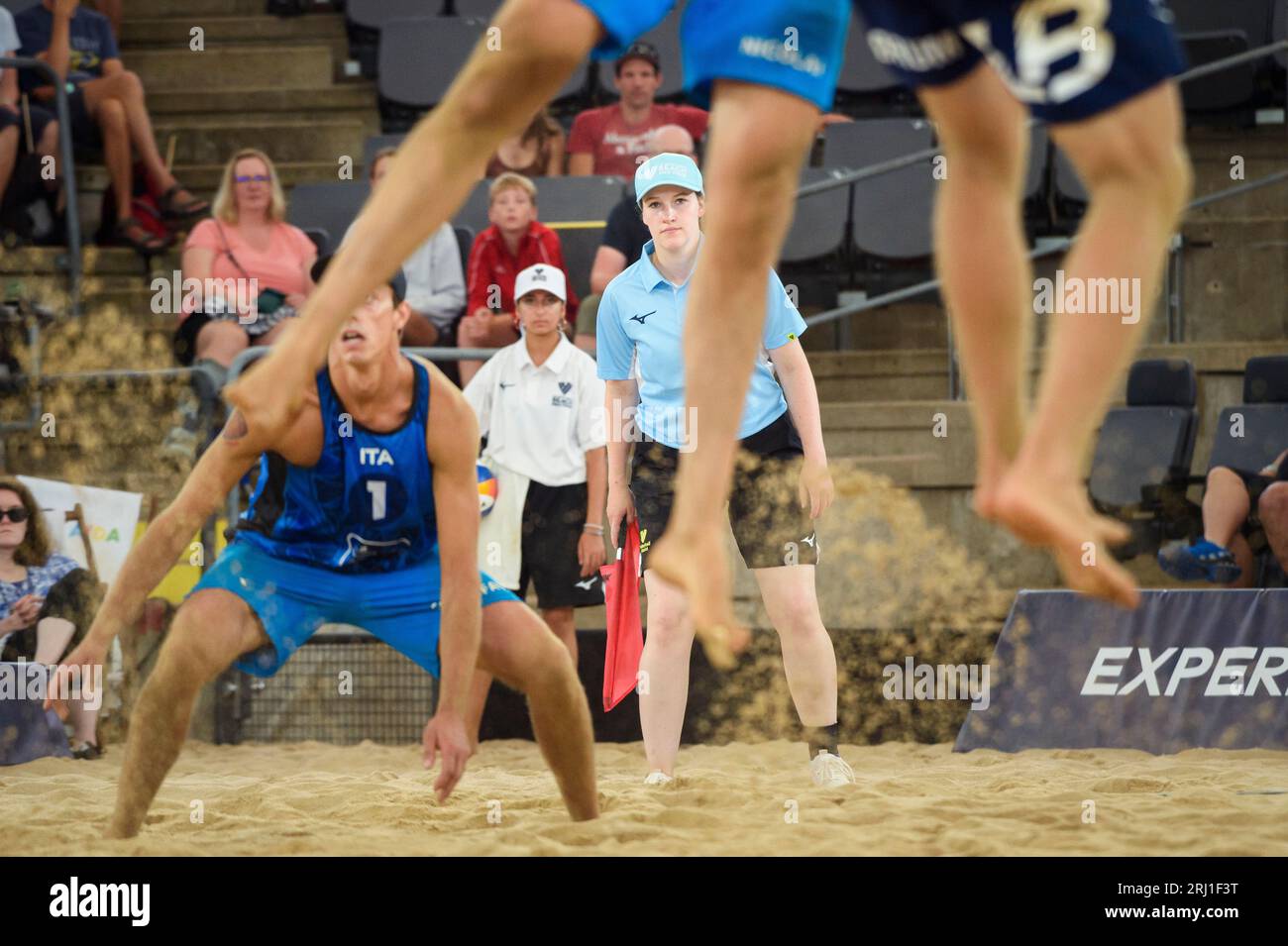 Volleyball referee hi-res stock photography and images - Alamy