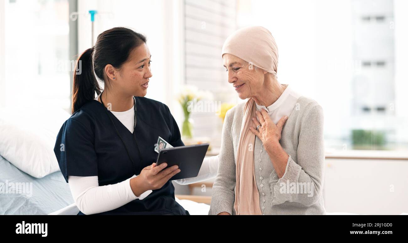 Elderly coughing hospital hi-res stock photography and images - Alamy