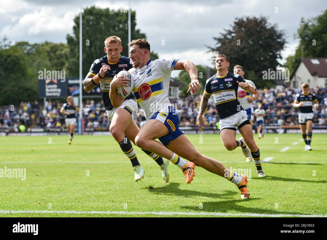 Leeds rhinos score hi-res stock photography and images - Alamy