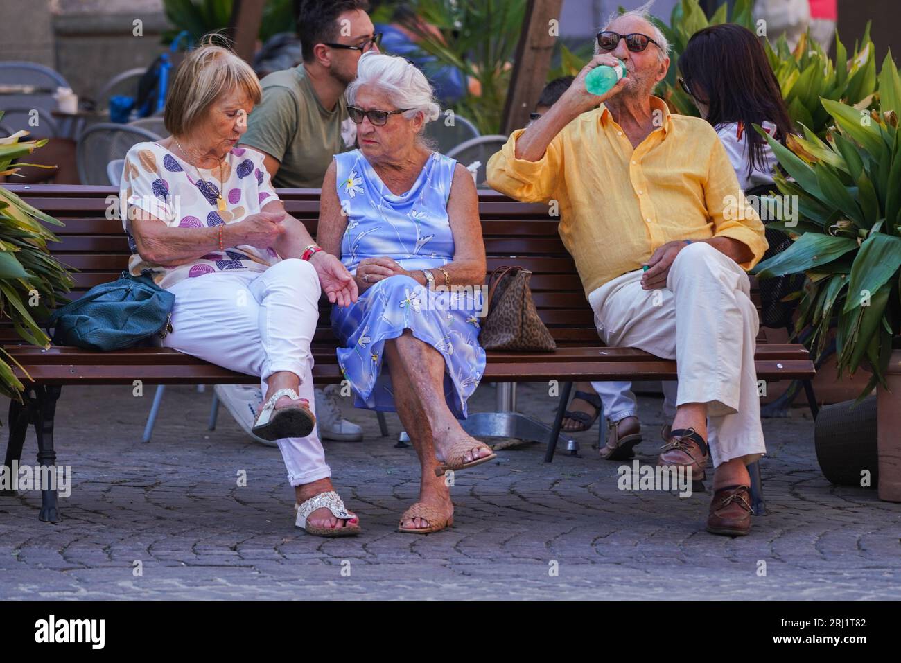 Coping in the heat hi-res stock photography and images - Alamy