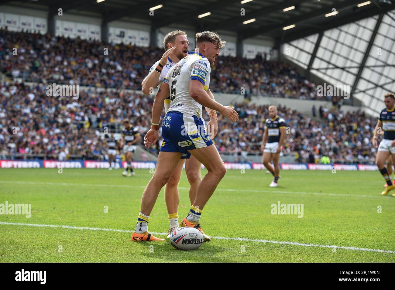Football action matty matt hi-res stock photography and images - Alamy